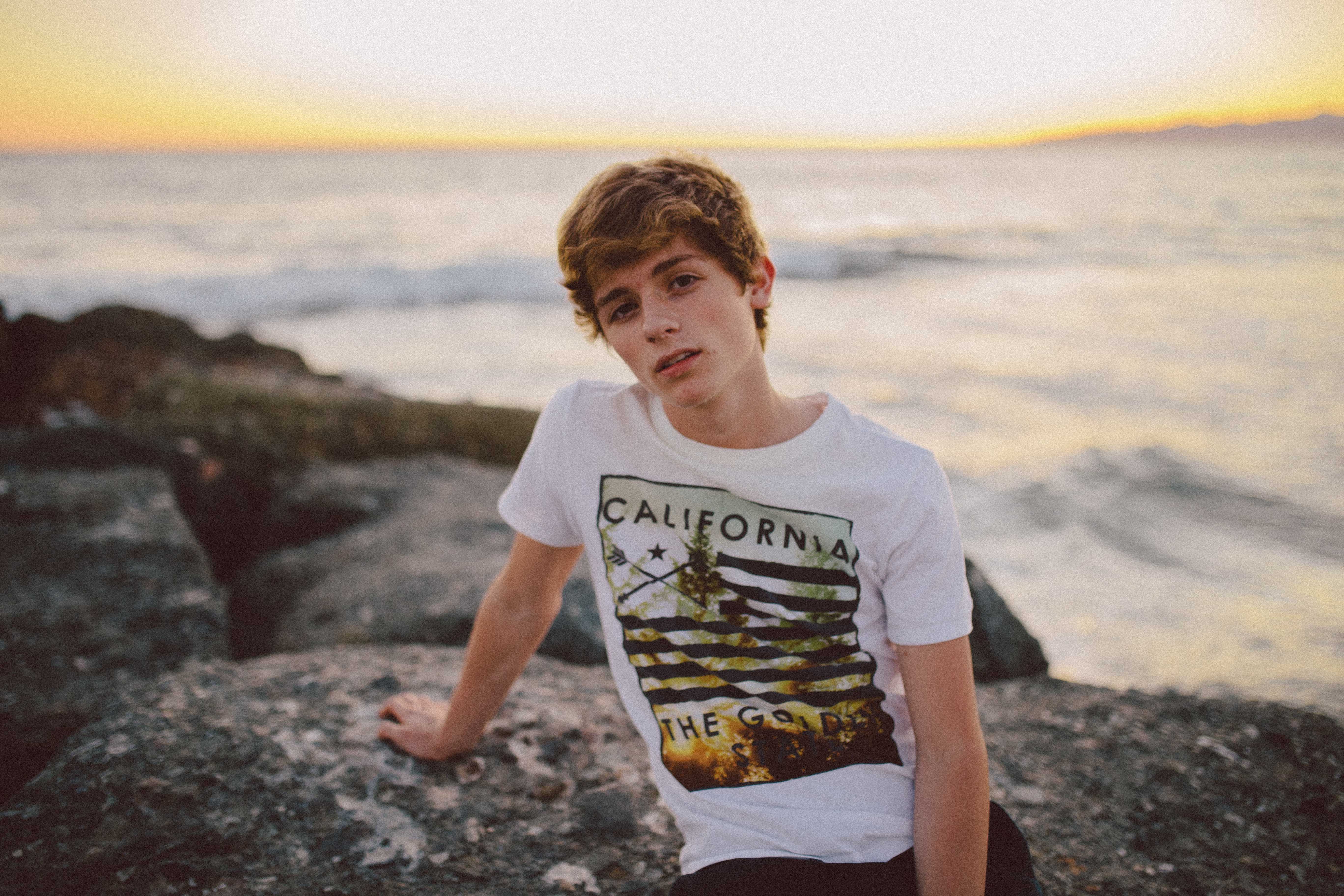 Music Monday: Meet Dylan Dauzat (@dylandauzat) – Celeb Secrets